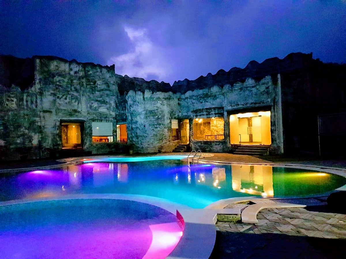 BRYS CAVES The Jungle Resort, Corbett, Garjia: Awesome 5-Star Resort